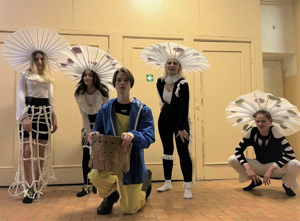 Netradicionālā modes skate | Ķekavas mākslas skola